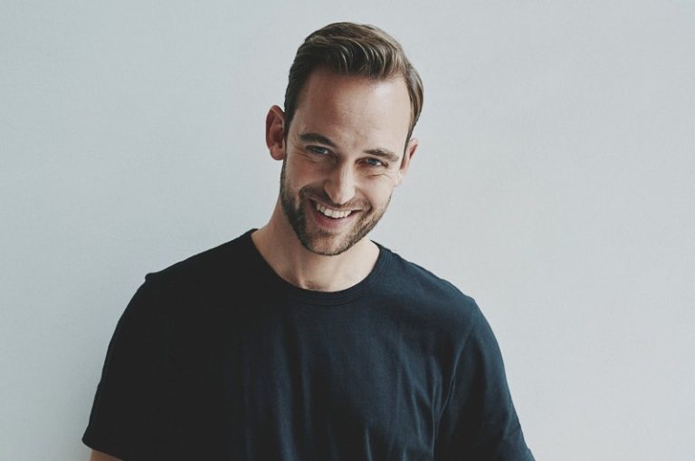 "L’affaire Alaska Sanders" : Joël Dicker de retour à son meilleur ...