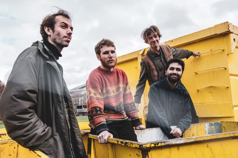 COSSE – It Turns Pale : le bruit et au-delà… - Benzine Magazine