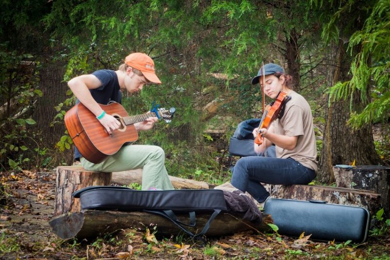 Magic Tuber Stringband - Tarantism : entrez dans la danse... - Benzine ...