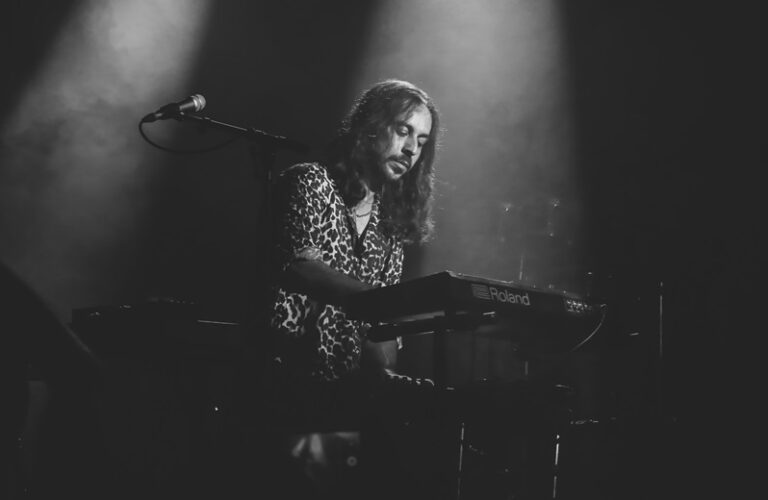 [Live Report] Altin Gün au Rockstore (Montpellier) : Altin Gün sans ...