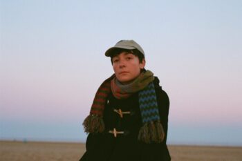 [Interview] Flora Hibberd : communier avec des fantômes... - Benzine ...